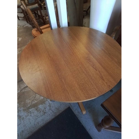 TABLE RONDE PIEDE EN CROIX